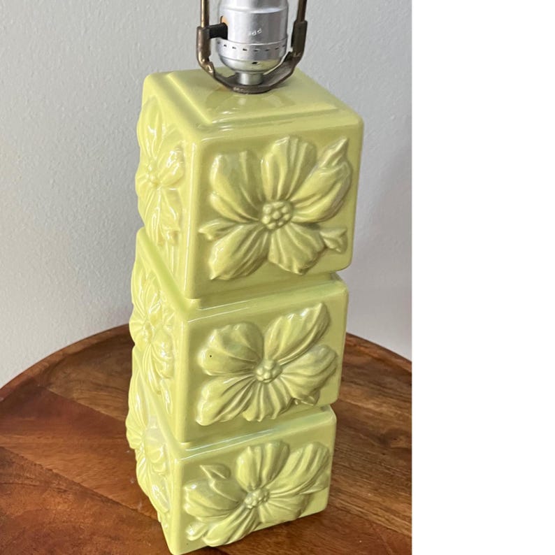 Vintage 60s Vivid Chartreuse Retrotable Lamp Floral Petal Designpyramid ...