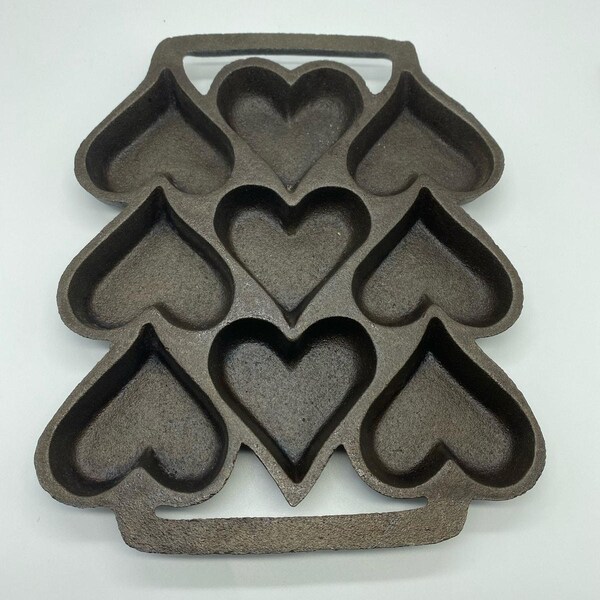 Cast Iron Hearts Pan - Etsy