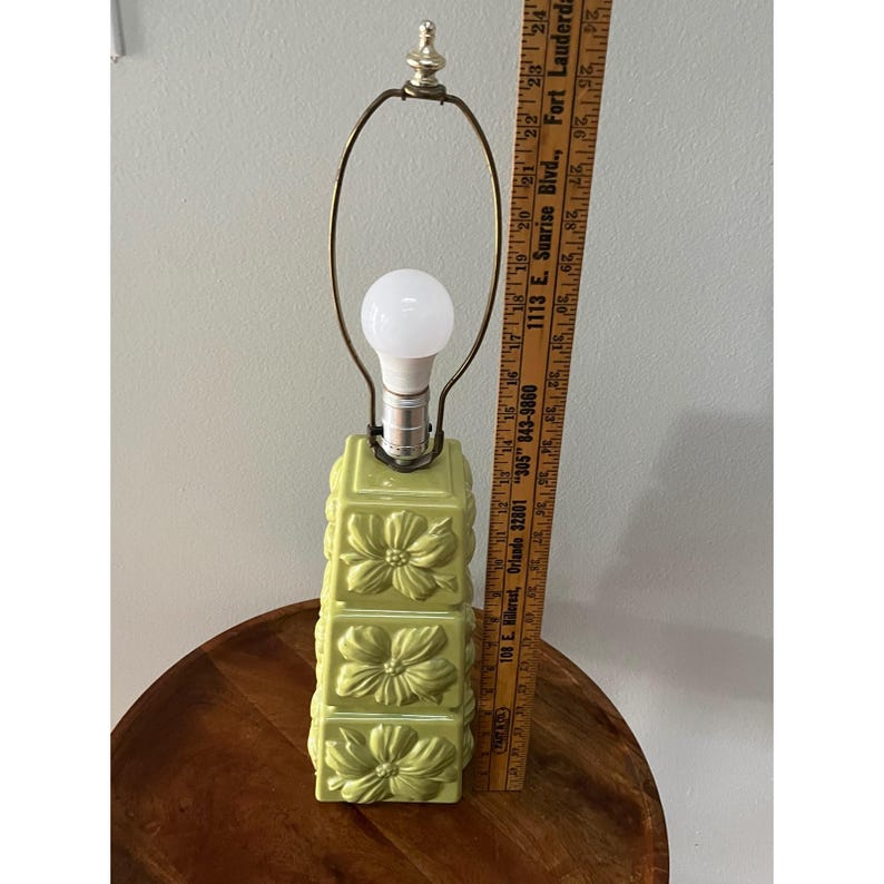 Vintage 60s Vivid Chartreuse Retrotable Lamp Floral Petal Designpyramid ...