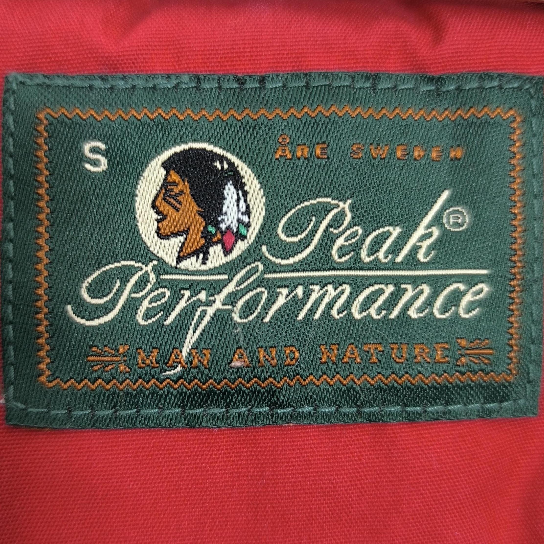 Vintage Red Hood Peak Performance Windbreaker / Waterproof Swedish ...