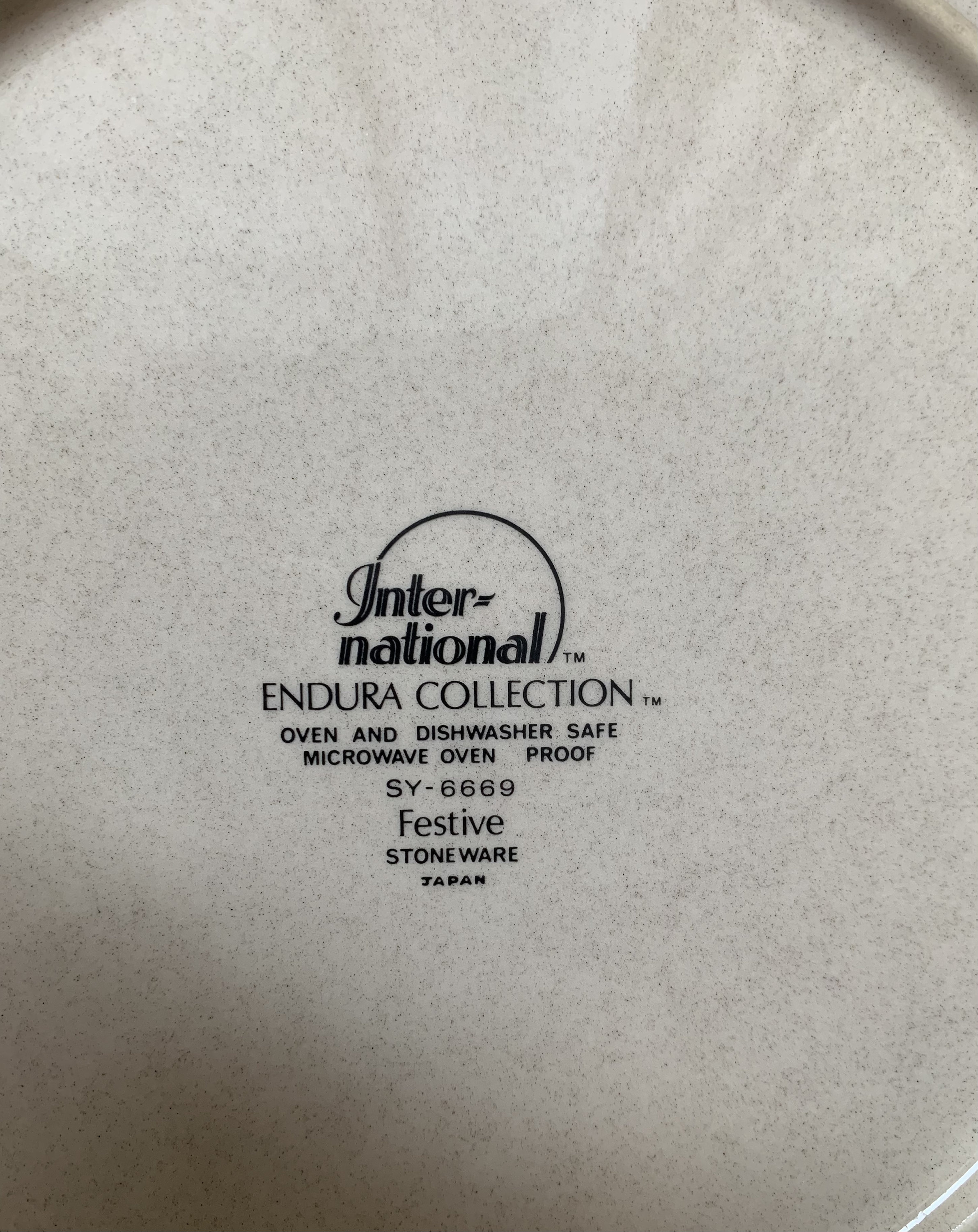 International Endura Collection Plates, Pink and Red Retro Floral ...