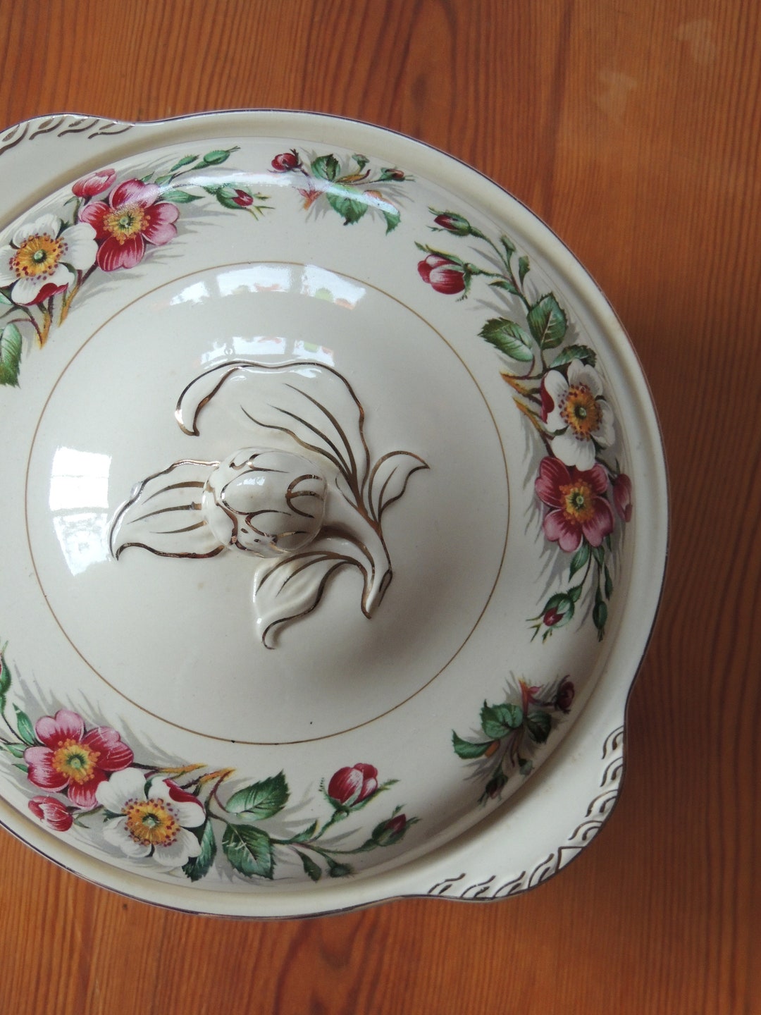 Antique John Maddock & Son's Royal Ivory Ware Montana Design Covered ...