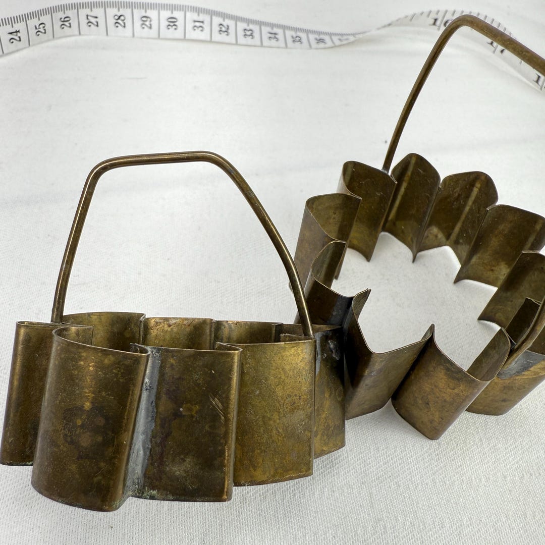 Antique Brass Kitchen Cookie Biscuit Cutters 2.5” Plus Handle Unusual ...