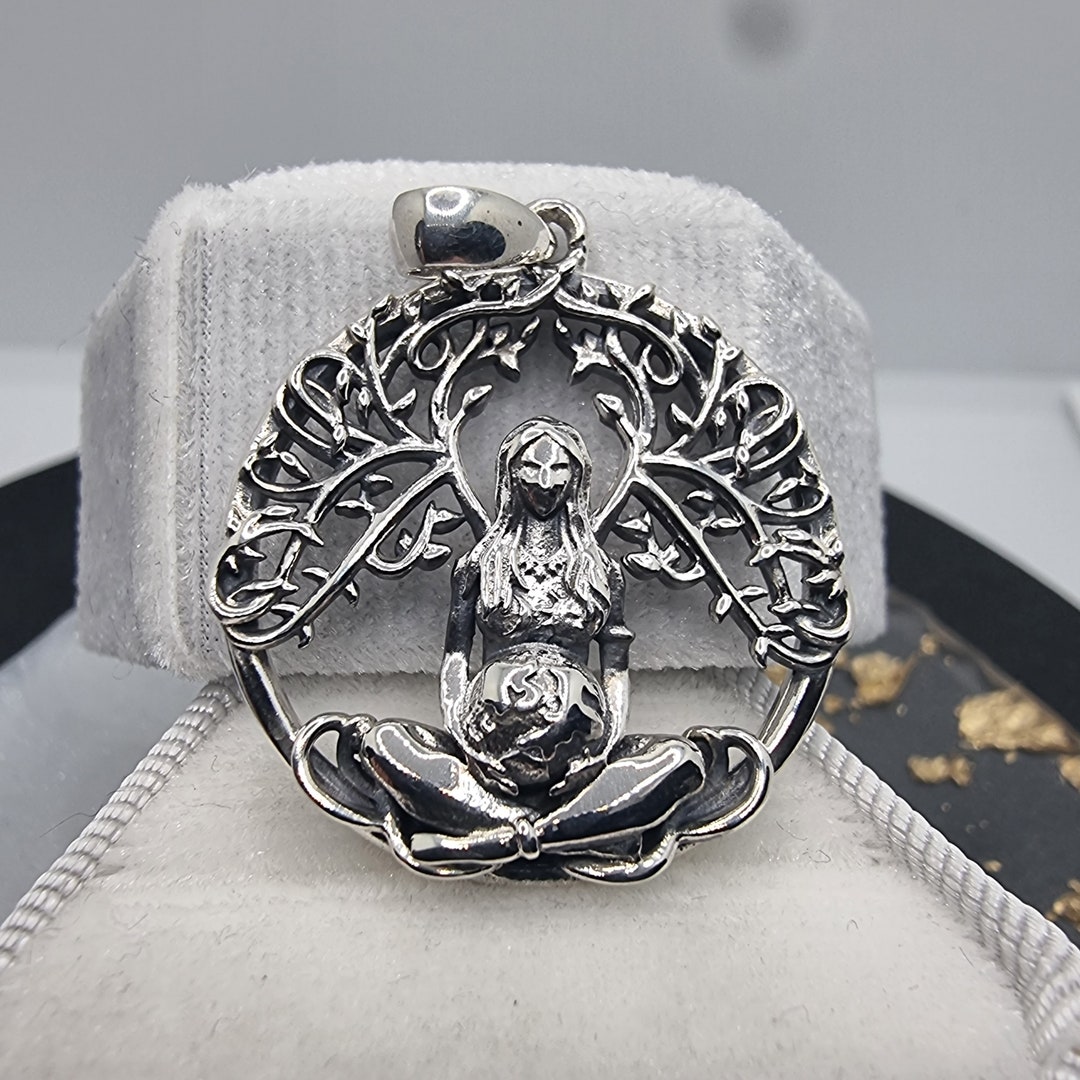 Mother Earth Gaia Pendant Wicca Maternity and Femininity Symbol Celtic ...