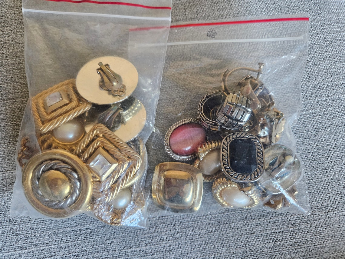 Lot of 12 Vintage Clip-on & Screw-back Costume Jewelry Earrings - Etsy