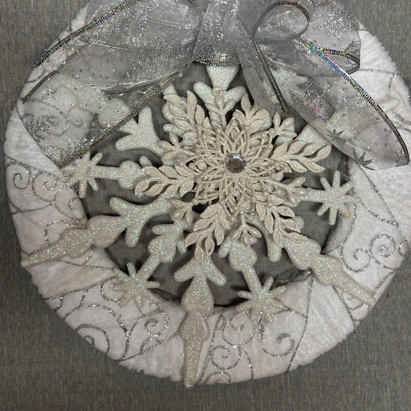 Snowflake Wreath - Etsy