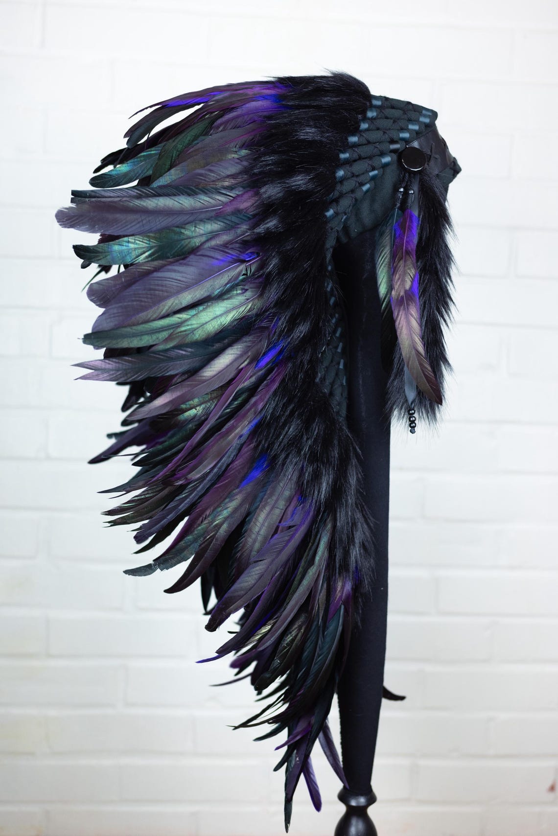 Authentic Indian Headdress — Feathered Native American Inspired Costume ...