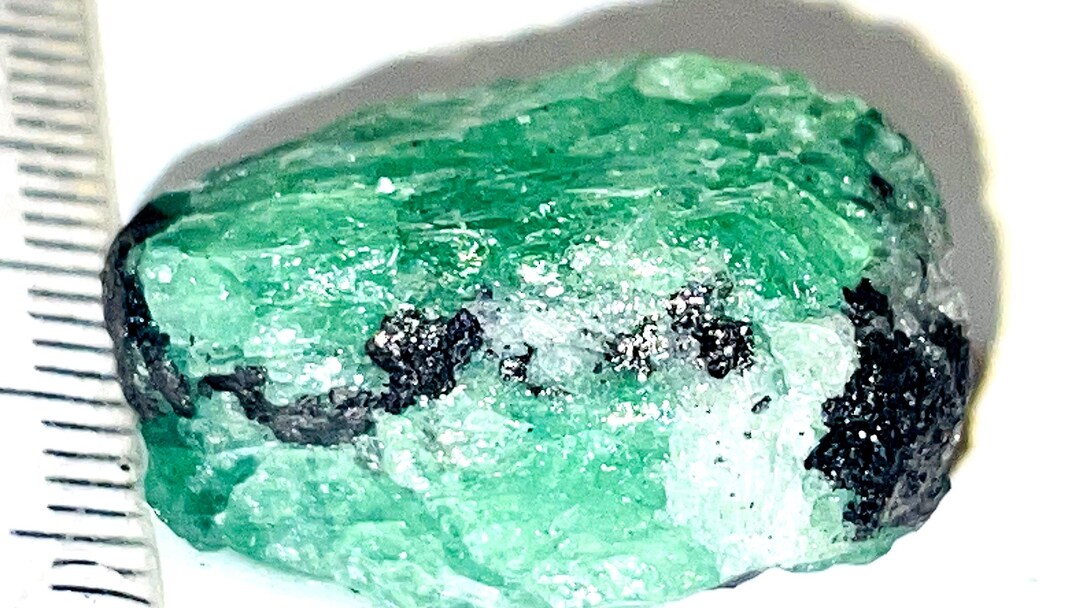 Tsavorite With Silver Green Colors Crystal-untreated Gem Grade Loose ...