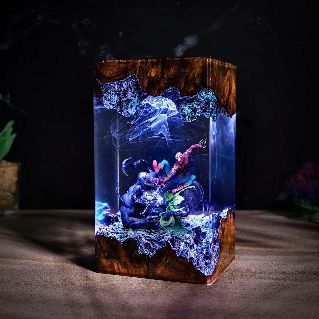Spider Man Vs Venom Resin Lamp, LED Battle Night Light, Handmade Epoxy ...