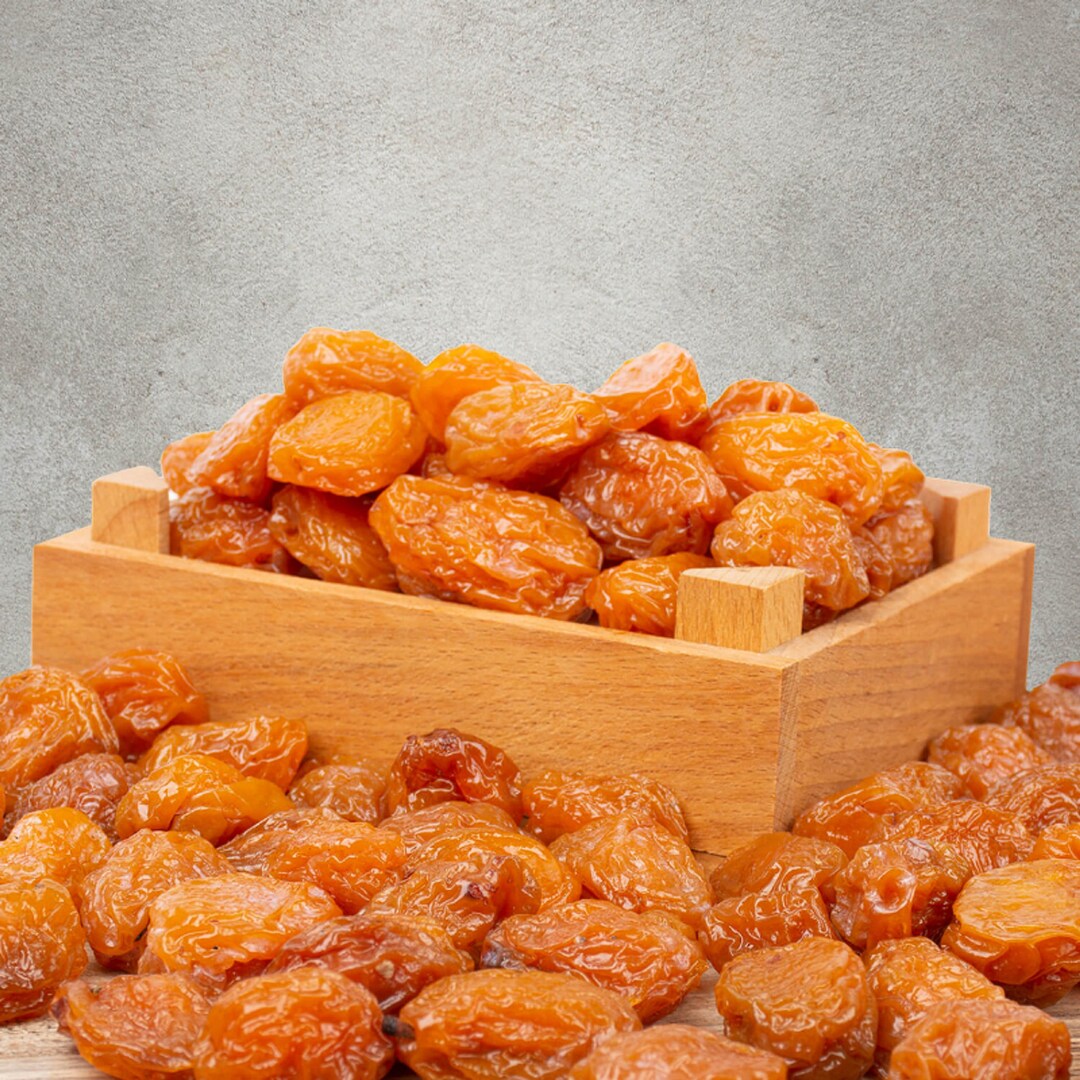 Organic Fresh Sun Dried Yellow Prunes , Snac – Homemade Dried Plum ...