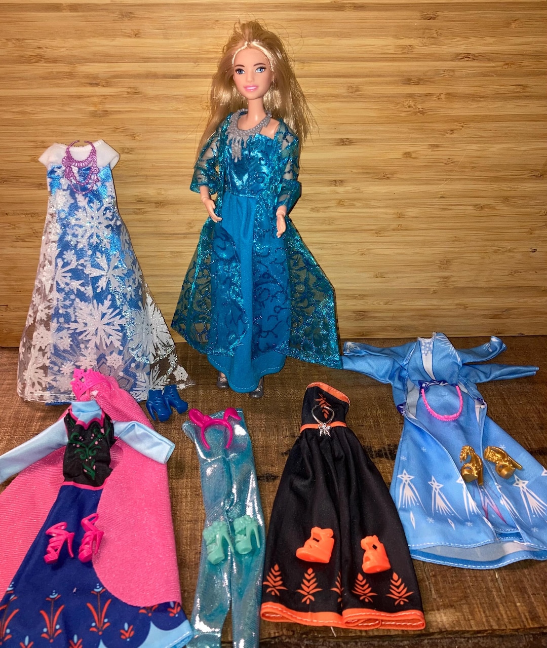 Sets of Barbie Doll Frozen Outfits/ Barbie Doll Halloween Costumes ...