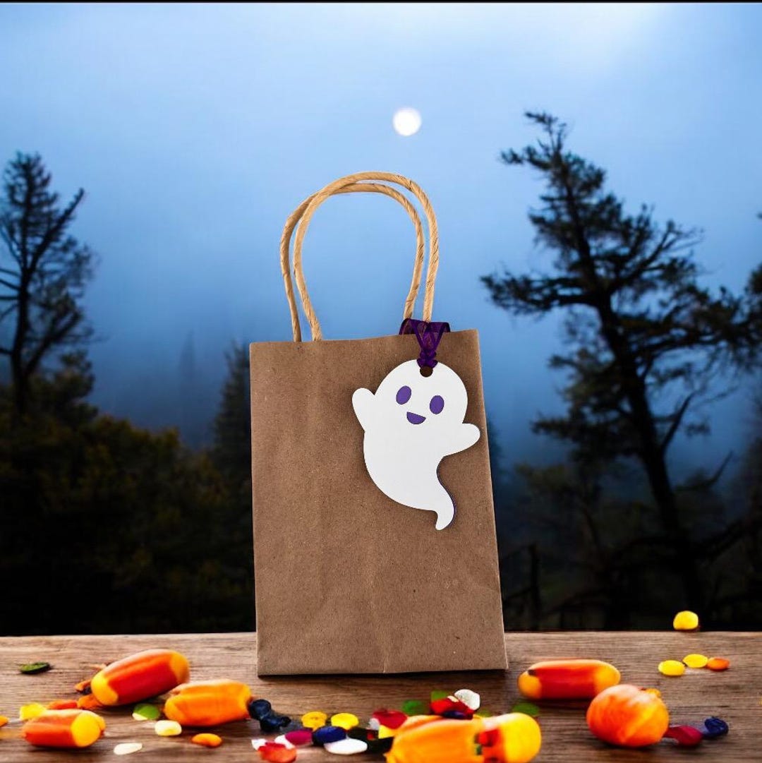 Set of 8 Spooky Ghost Gift Tags: Party Favor Goody Bag Tags - Etsy