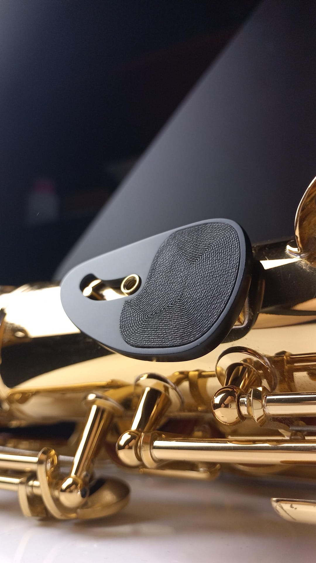 Custom White Flat Thumb Rest for Sax, Engraved With Geometric Pattern ...