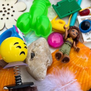 Trinkets Scoop I Spy Game Grab Bag Toddler Activity Learning for Kids ...