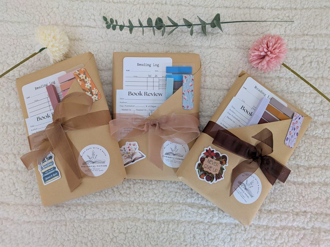 Blind Date With a Book Gift, Surprise Preloved Book - Etsy