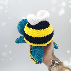 Bee Turtle Amigurumi Pattern PDF – Sea Turtle With Honeycomb Shell ...