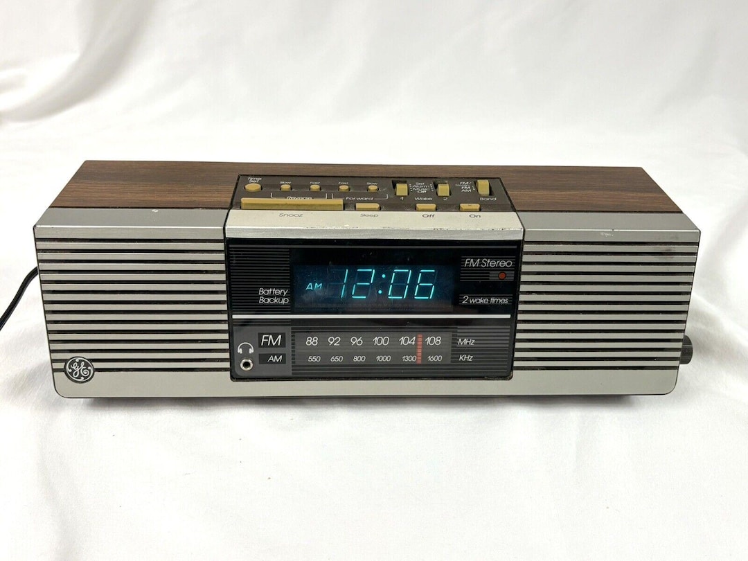 Vtg 80s General Electric GE AM/FM Dual Alarm Clock Radio Model 7-4945A ...