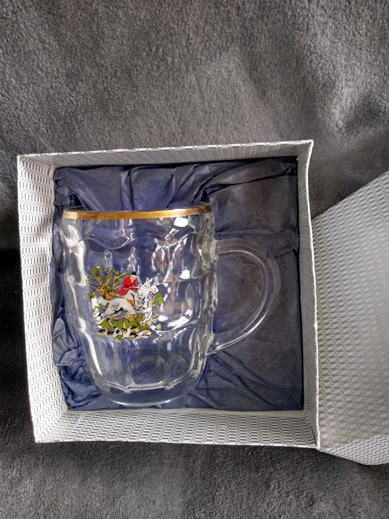 Vintage Pint Glass With a Horse, Rider and Hounds Scene. Gold Coloured ...