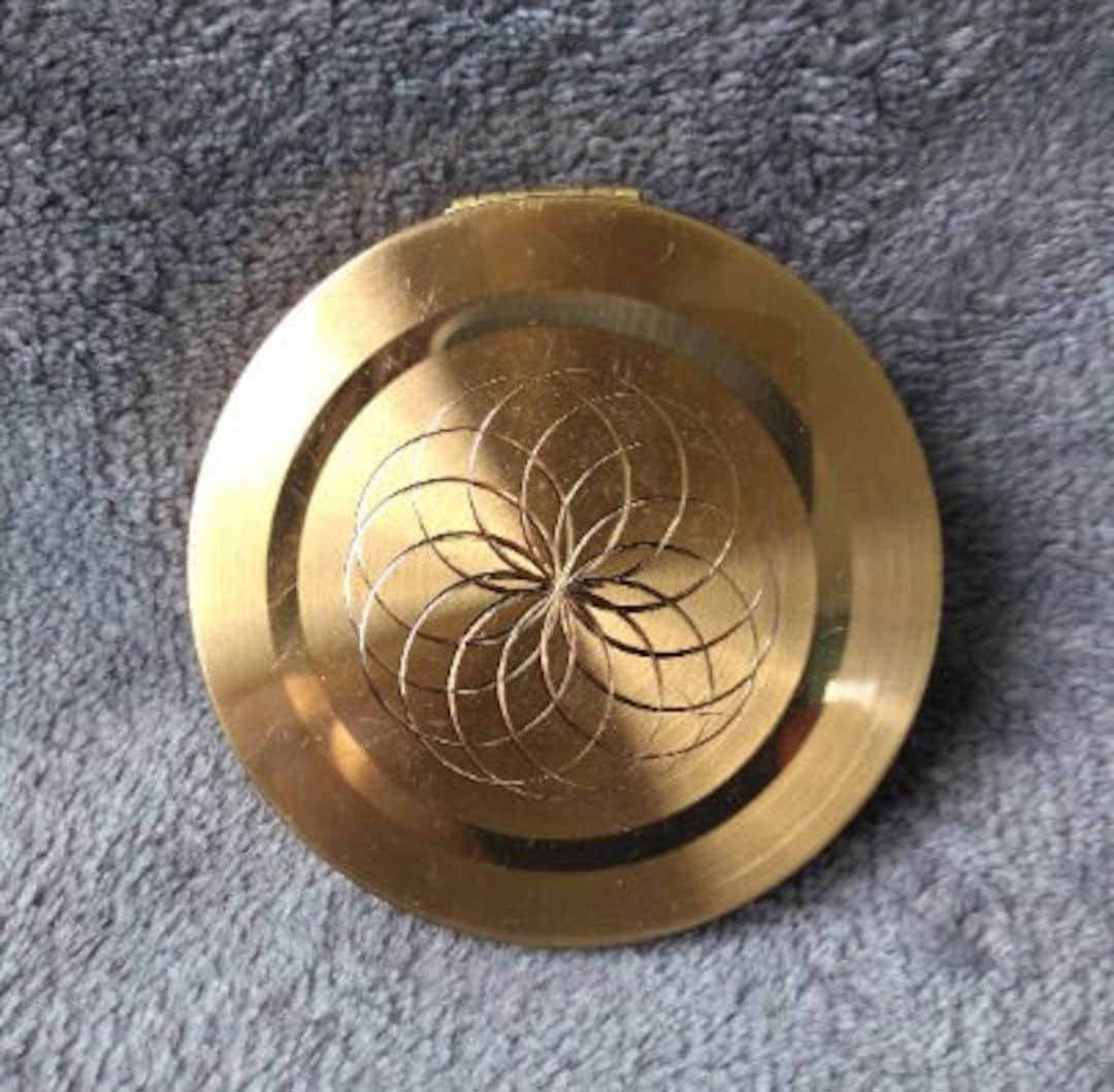 Vintage Zenette Powder Compact. Gold Coloured With Original Mirror ...