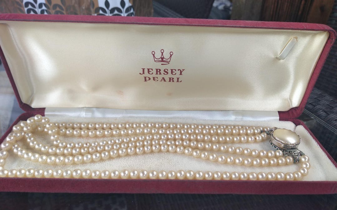 Vintage Three String Pearl Necklace by Jersey Pearl. Unusual Jewellery ...