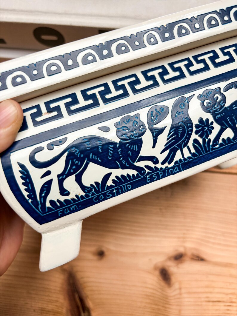 CONTEMPORARY Handcrafted White & Blue Lacquer Box, Olinala Guerrero ...