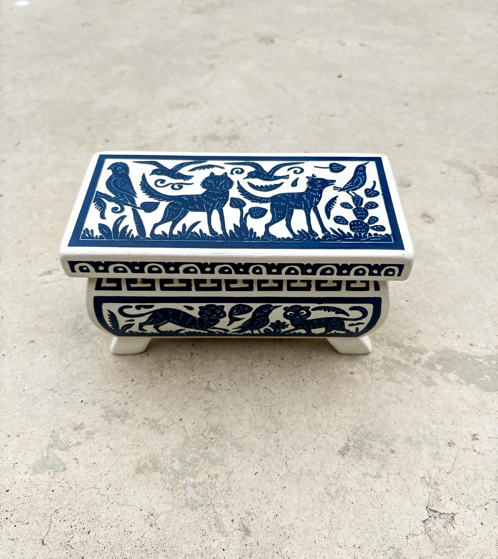 CONTEMPORARY Handcrafted White & Blue Lacquer Box, Olinala Guerrero ...