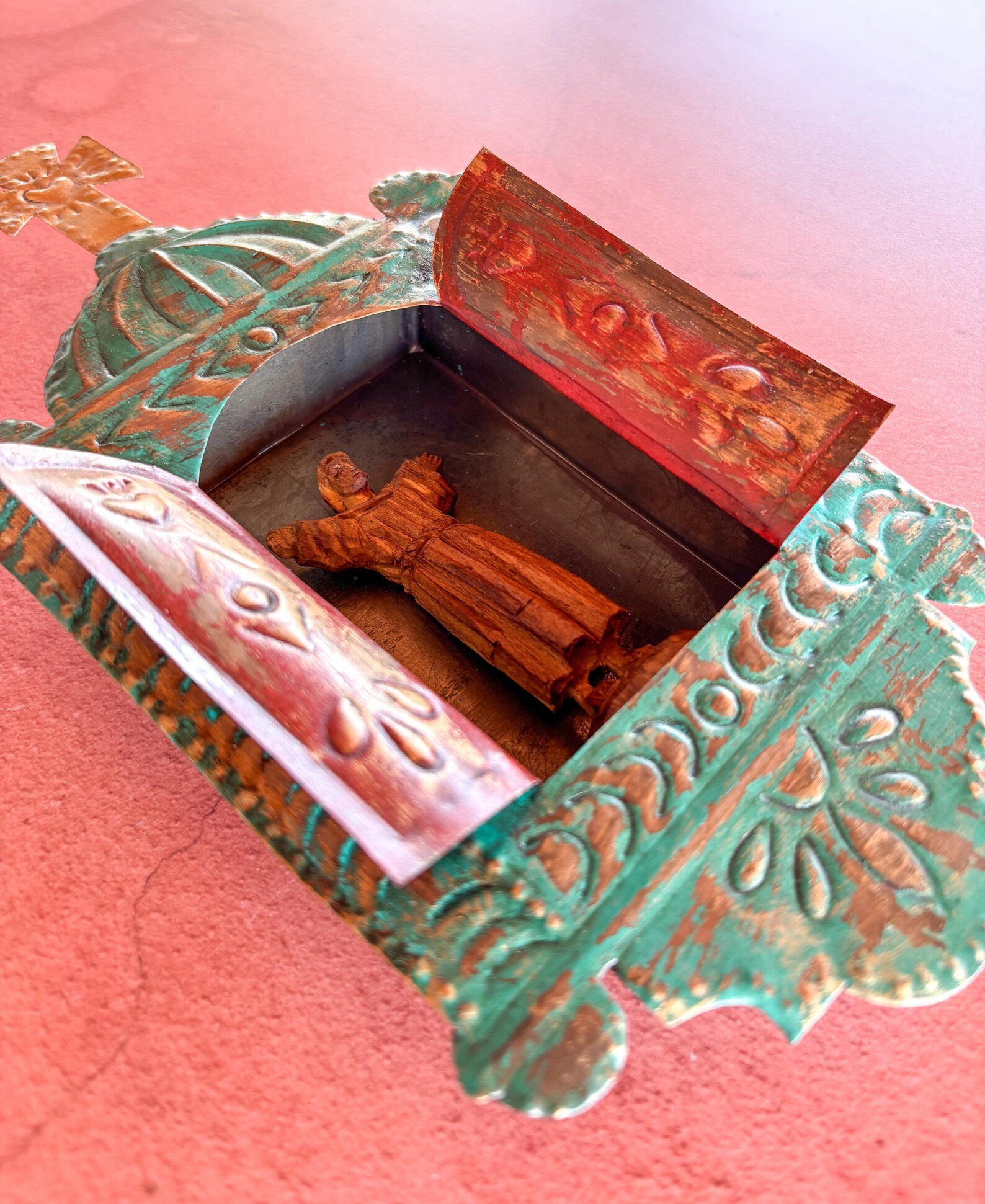 Hand-painted Punched Tin Nicho – Vintage Sabino Wood Figurine - Etsy