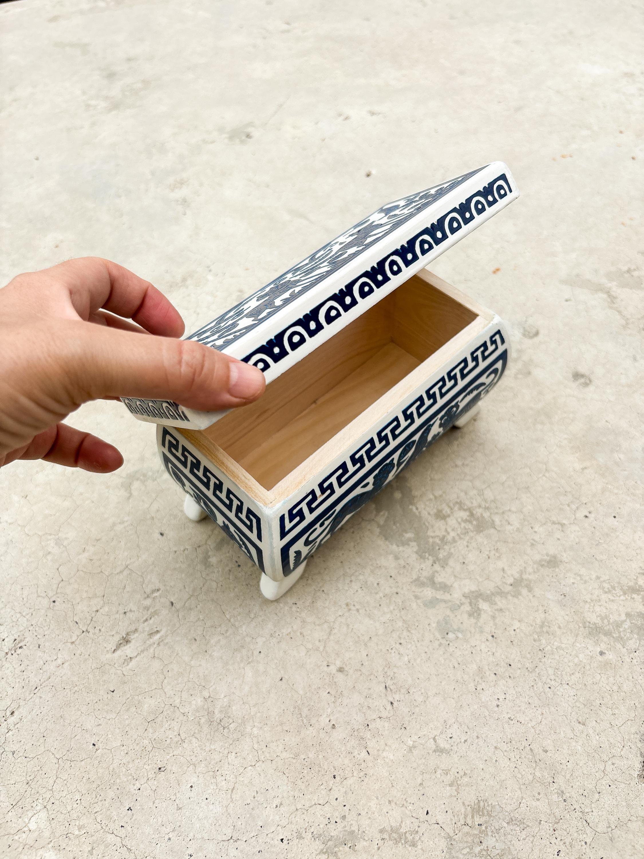 CONTEMPORARY Handcrafted White & Blue Lacquer Box, Olinala Guerrero ...