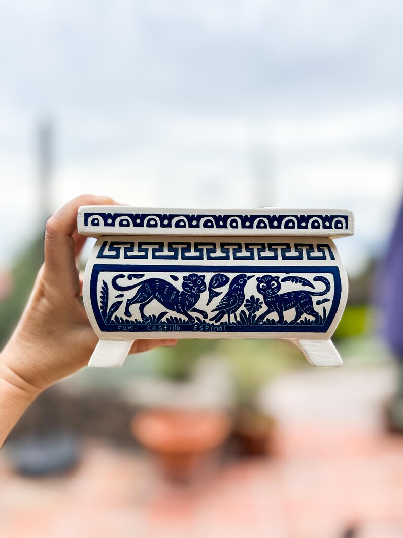 CONTEMPORARY Handcrafted White & Blue Lacquer Box, Olinala Guerrero ...