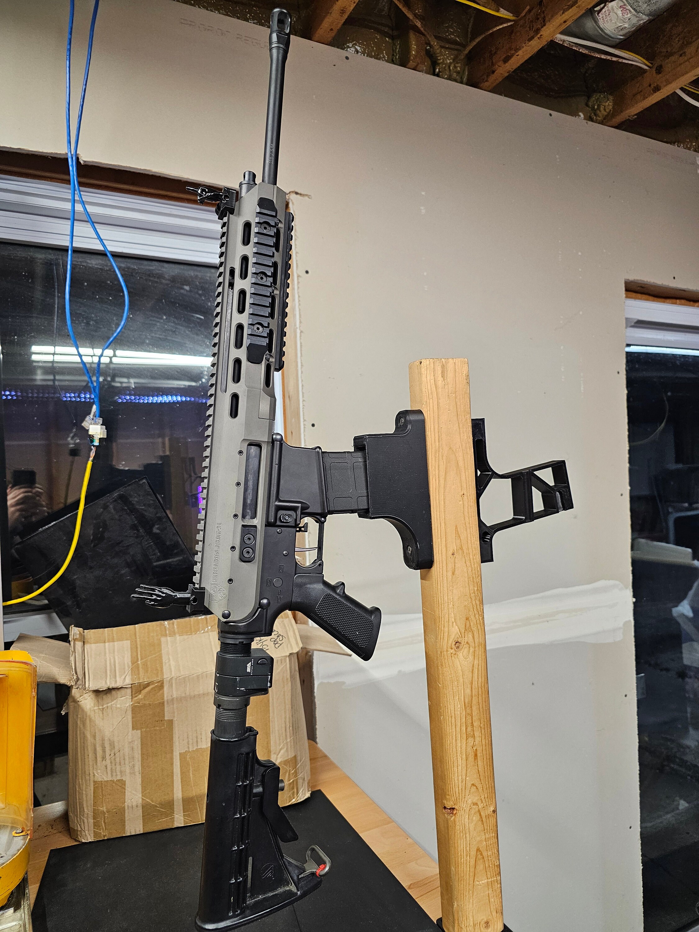 AR-15 With Mag Wall Mount | Rifle Holder | AR15 Vertical Wall Mount ...