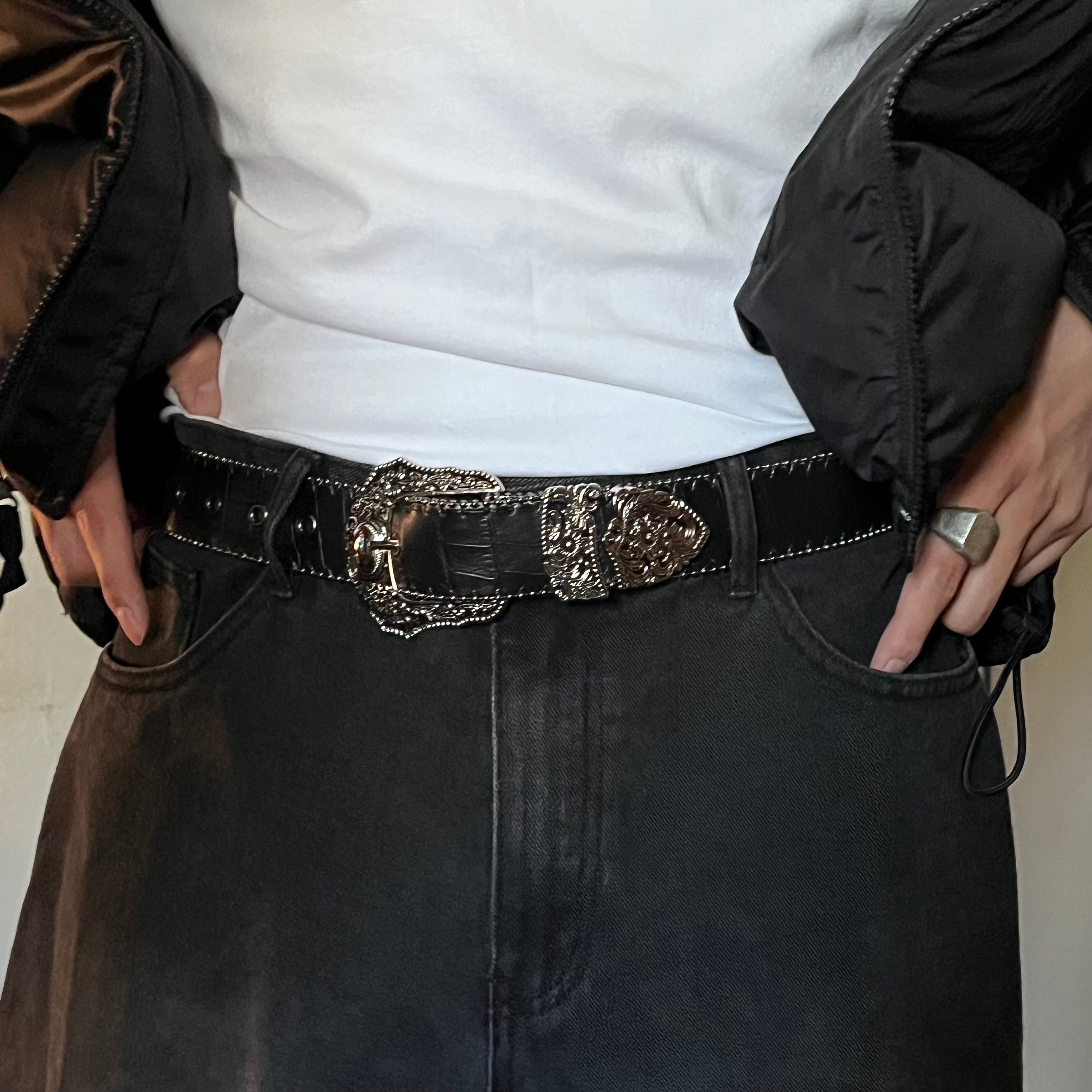 Y2k/2000s Faux Alligator Leather Pattern With Detailed Metal Buckle ...