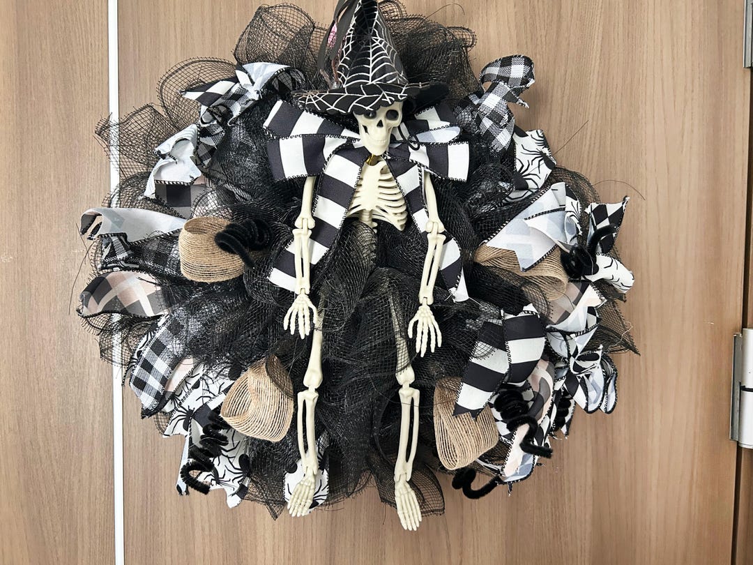 Halloween Skeleton Wreath,scary Halloween Wreath, Outdoor Halloween ...