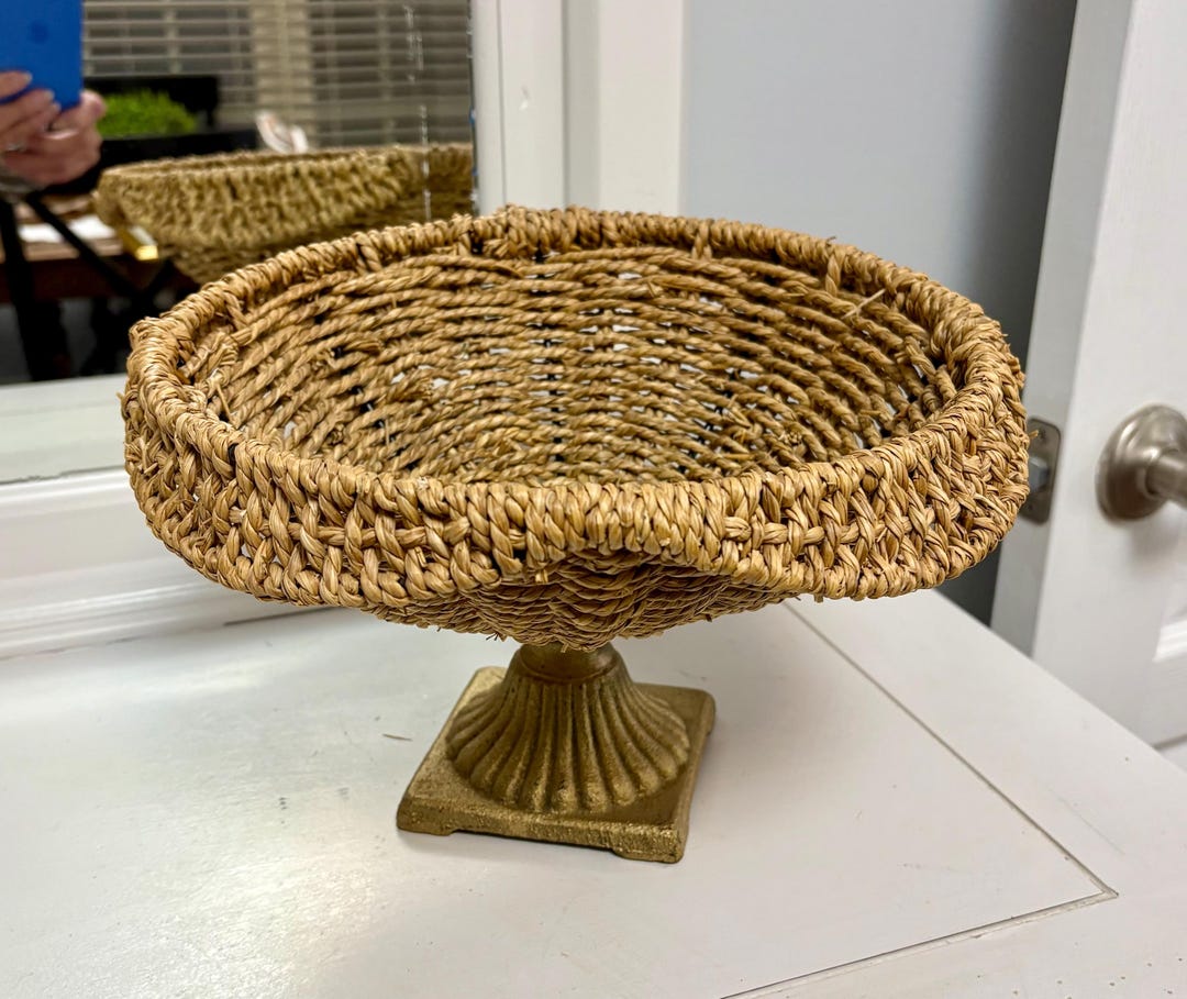 Decorative Fruit Bowl Centerpiece Decor Pedestal Bowl. Basket Bowl ...