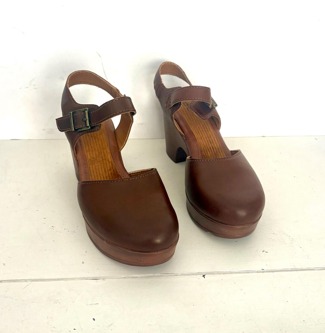BOC Born of Comfort Natasha Brown Tan Closed Toe Platform Clog Heels ...