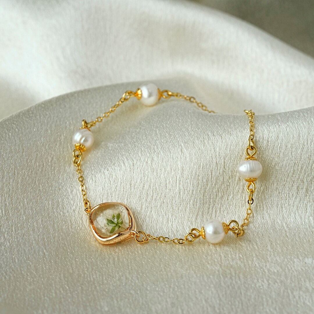 Baby's Breath Pearls Bracelet, Baby's Breath, Pressed Flower Jewerly ...
