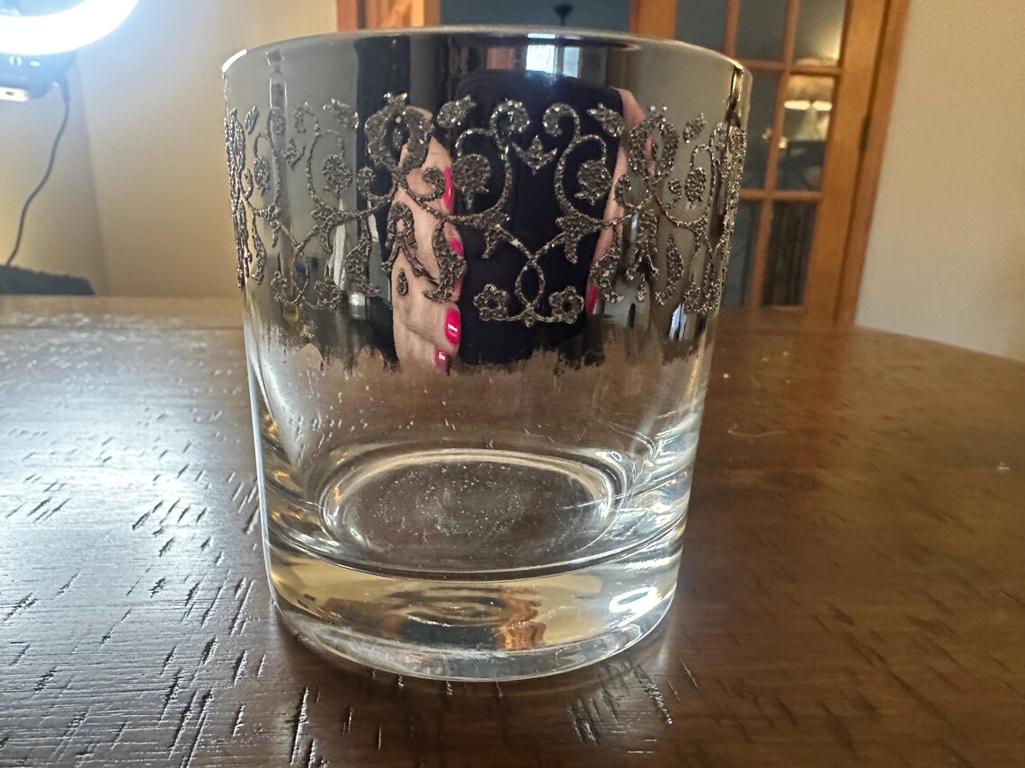 1 DOROTHY THORPE VINTAGE Silver Fade Cocktail Glass Vitreon Queens ...