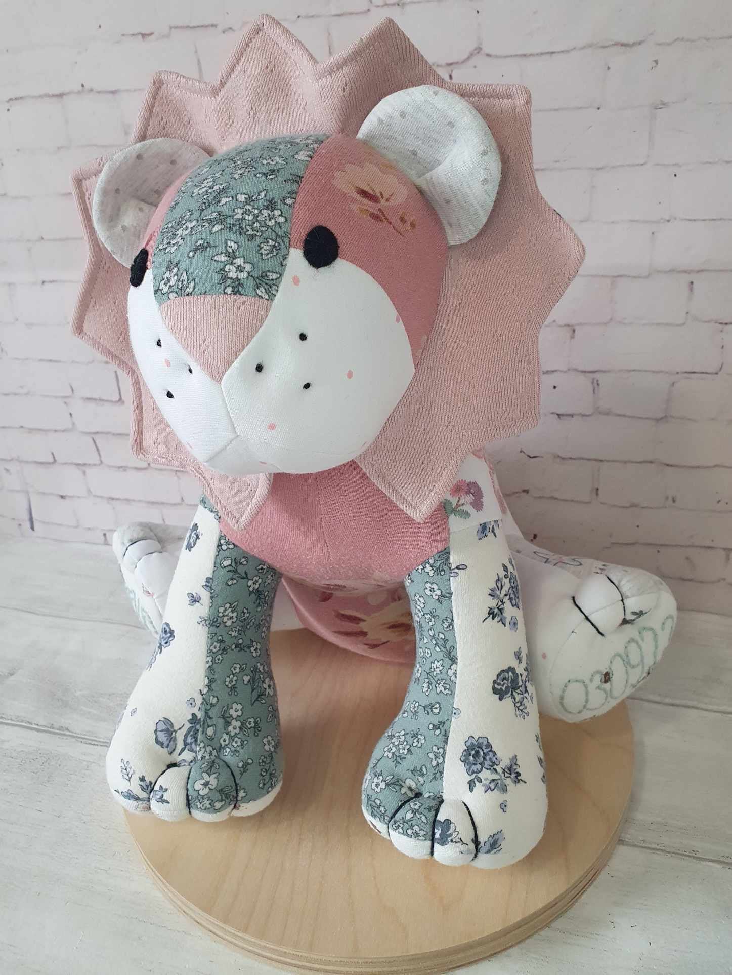 Memory Lion, Keepsake Lion, Upcycle Baby Clothes, Baby Clothes Memory ...