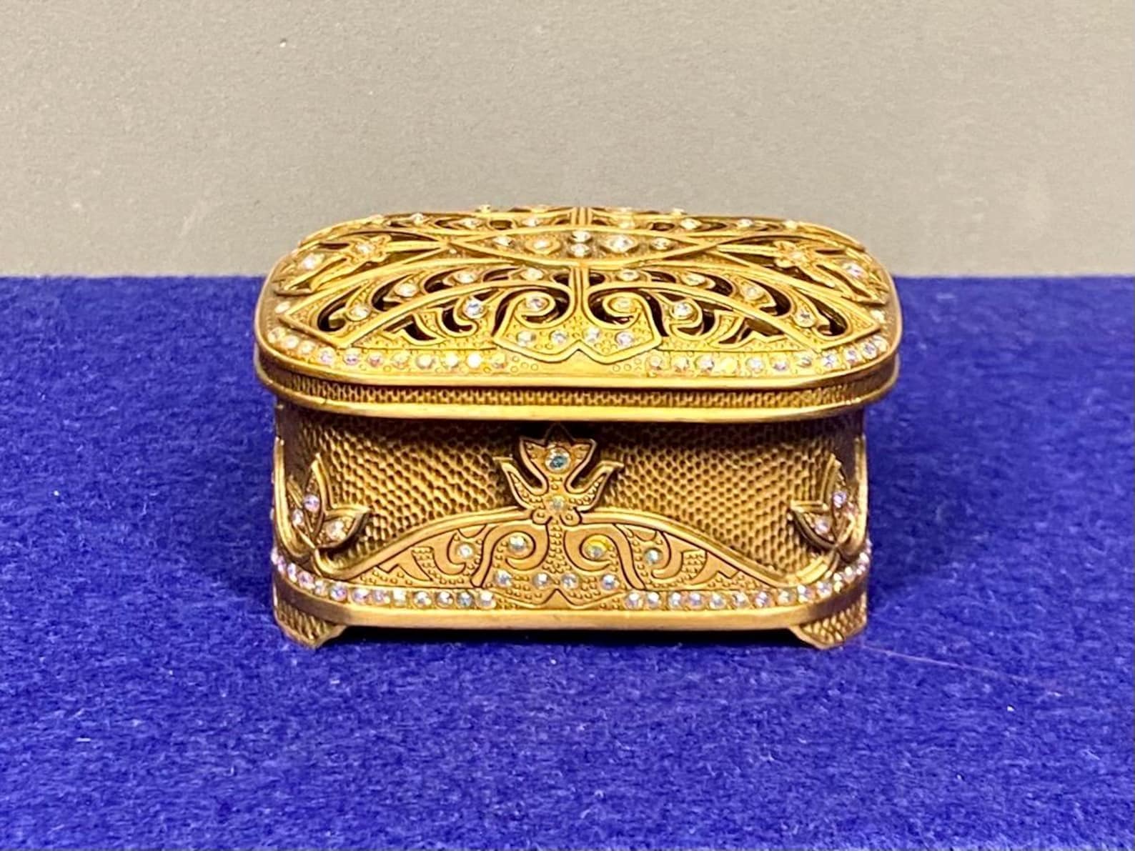 Edgar Berebi Limited Edition Claudia Enamel Jeweled Trinket Pill ...