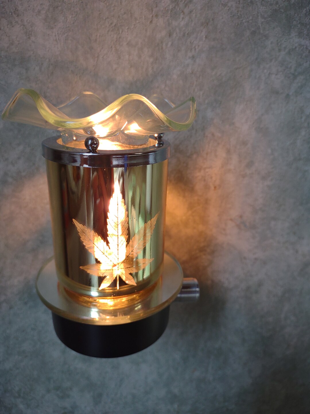 Silver/white Marijuana Leaf Design Aroma Oil Warmer Diffuser Plugin W ...
