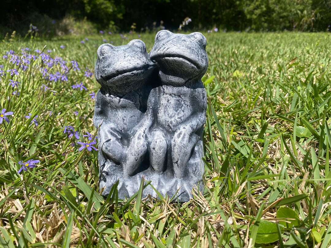 Stone Frogs - Etsy