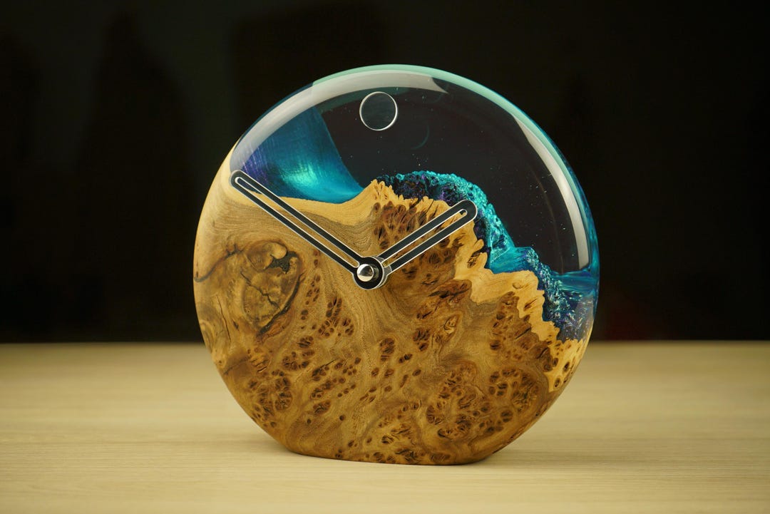 Luxury Burl Elm & Epoxy Resin Clock – Chameleon Color Edge, Modern ...