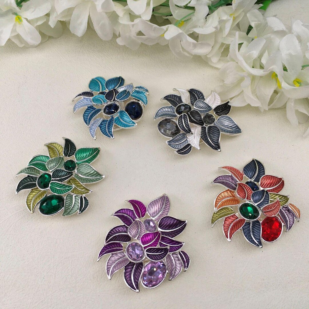 NEW Magnetic Brooches in a Leaf and Crystal Design. in 5 Colours to ...