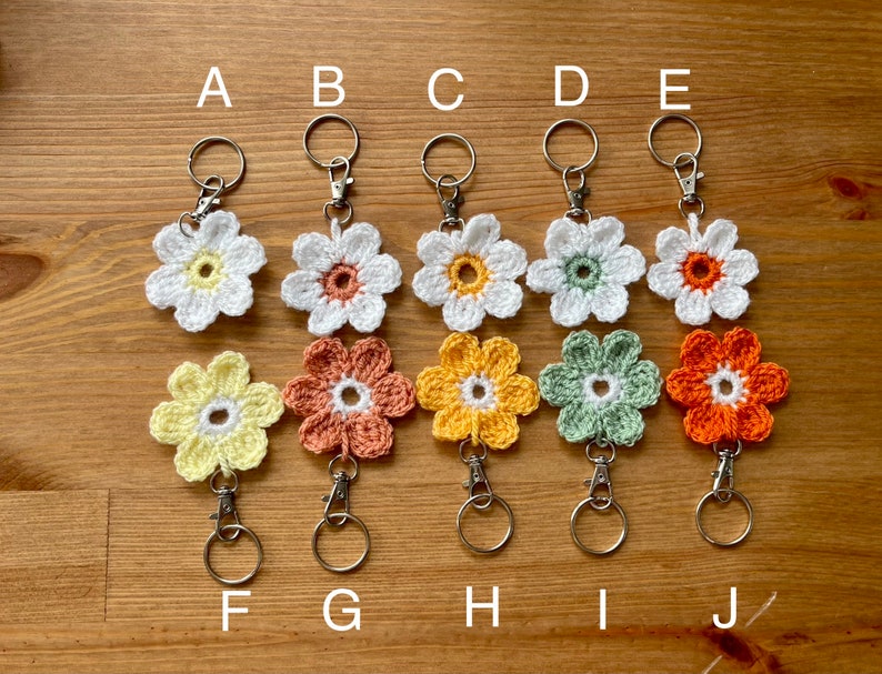 Daisy Keyring, Daisy Keychain, Flower Keychain, Crochet Daisy Keyring ...