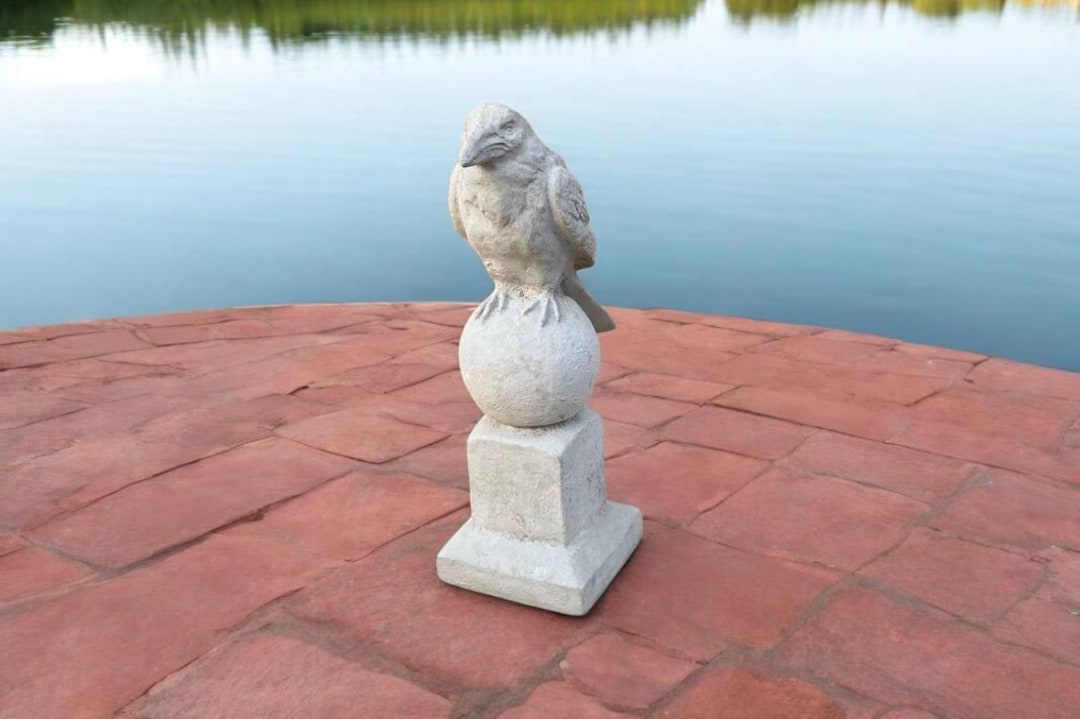 Sitting Raven on Finial Post Statue Concrete Crow Figure Detailed Raven ...