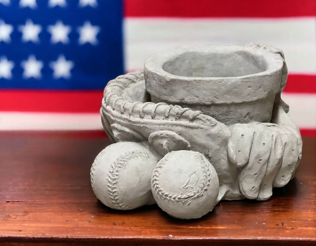 Baseball Glove Planter Statue Garden Flowers Pot With Baseball Balls ...