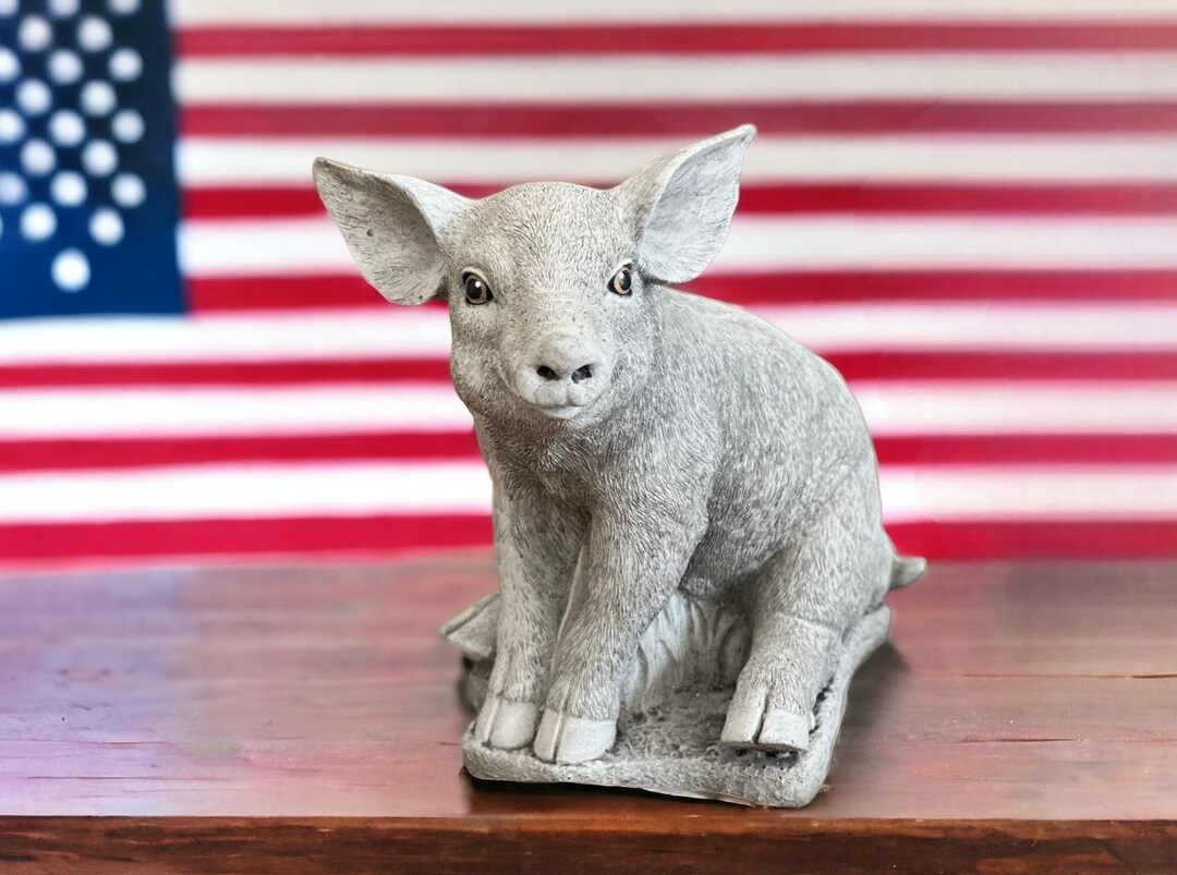 Wilbur Pig Statue Concrete Wilbur Pig on Base Figure Farm Style ...