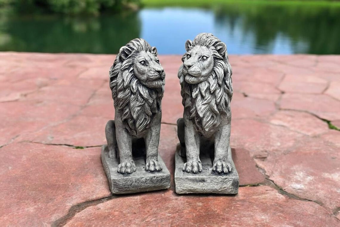 Pair of Lions Statue Two Guardian Lions Figure Sitting Lions on Base ...