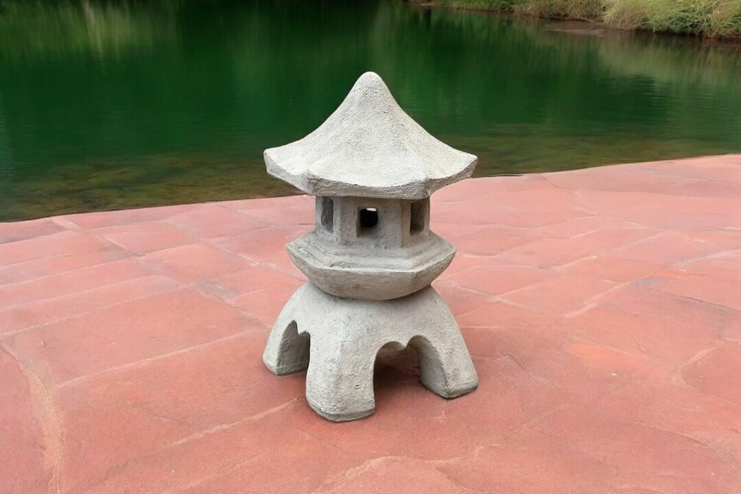Concrete Pagoda Statue Stone Yard Lantern Art Cement Lantern Figure ...