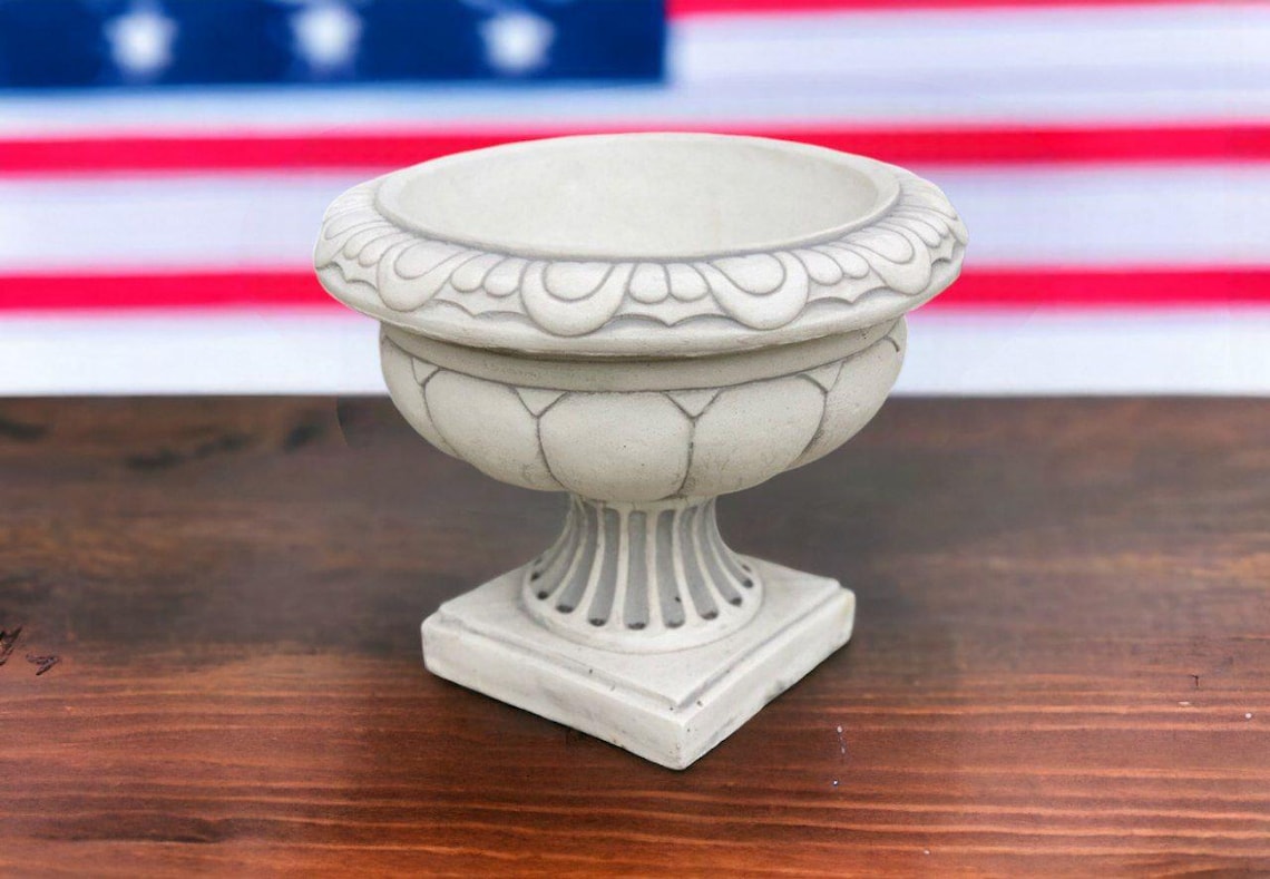 Ribbed Urn Radiance Pot Figure Concrete Planter Sculpture Large Urn ...