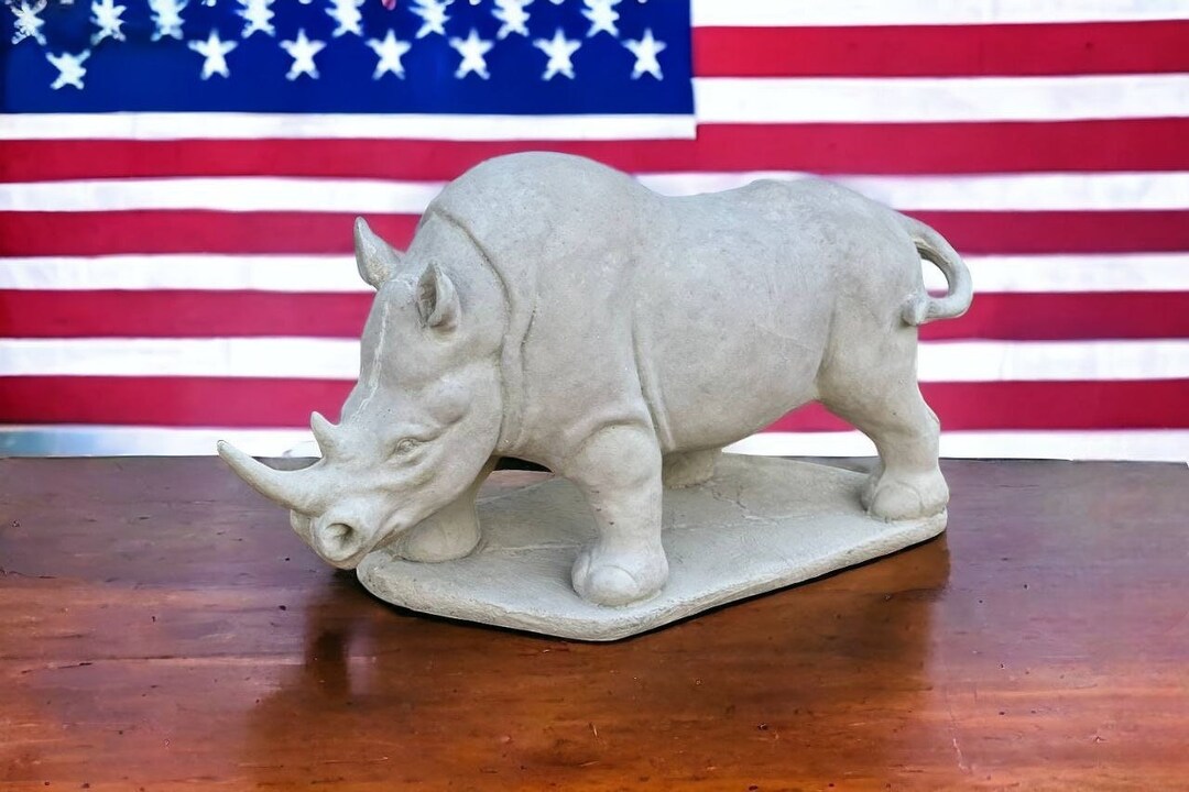 Massive Rhinoceurus Figure Stone Wild Rhinoceurus on Base Sculpture ...